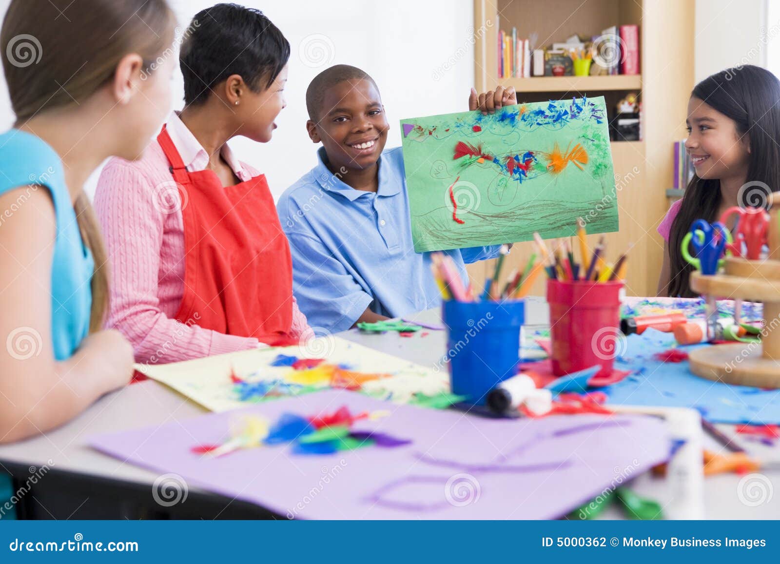 Clase De Arte De La Escuela Primaria Foto de archivo - Imagen de ...