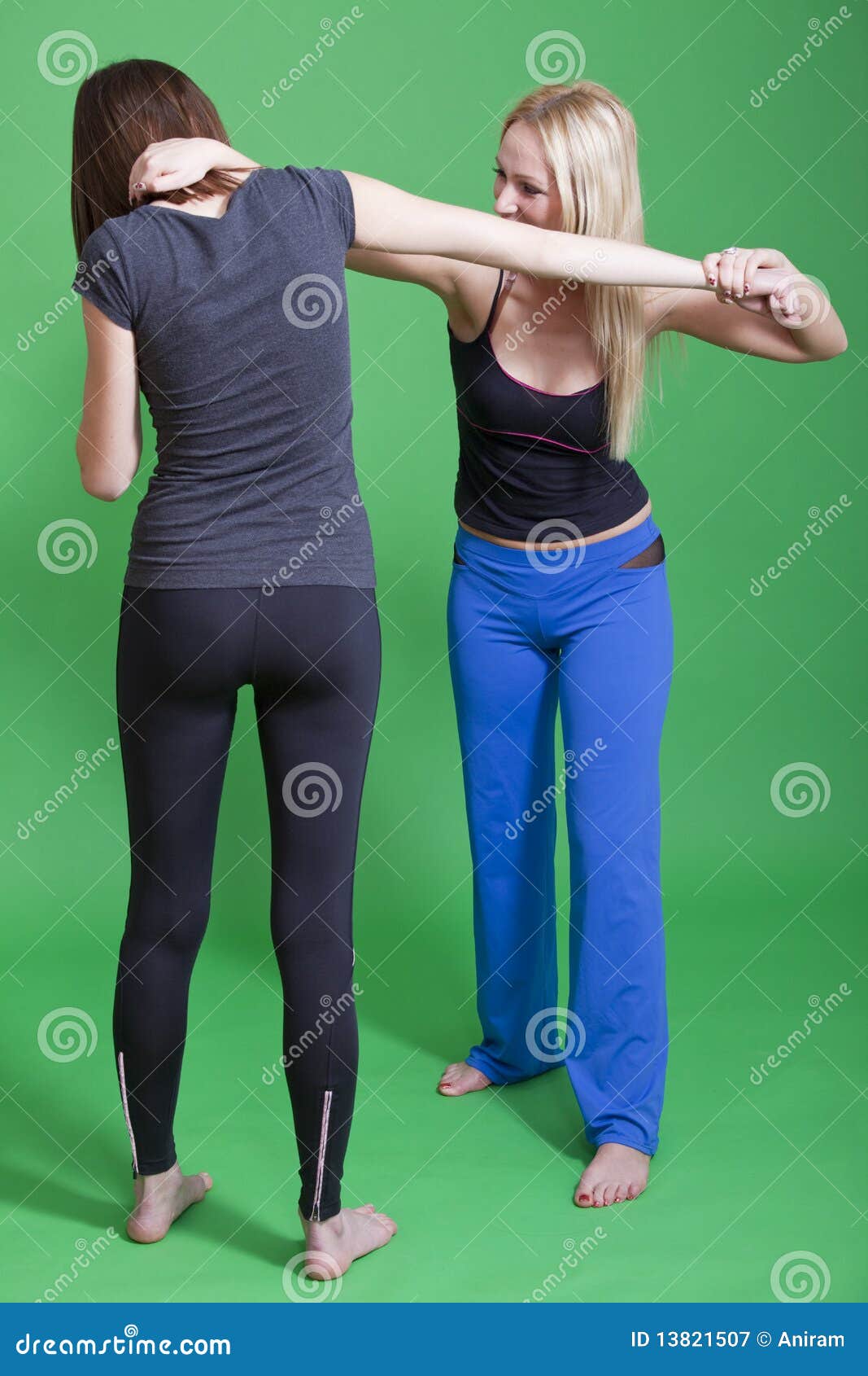 Clases de la autodefensa imagen de archivo. Imagen de mujeres - 13821507