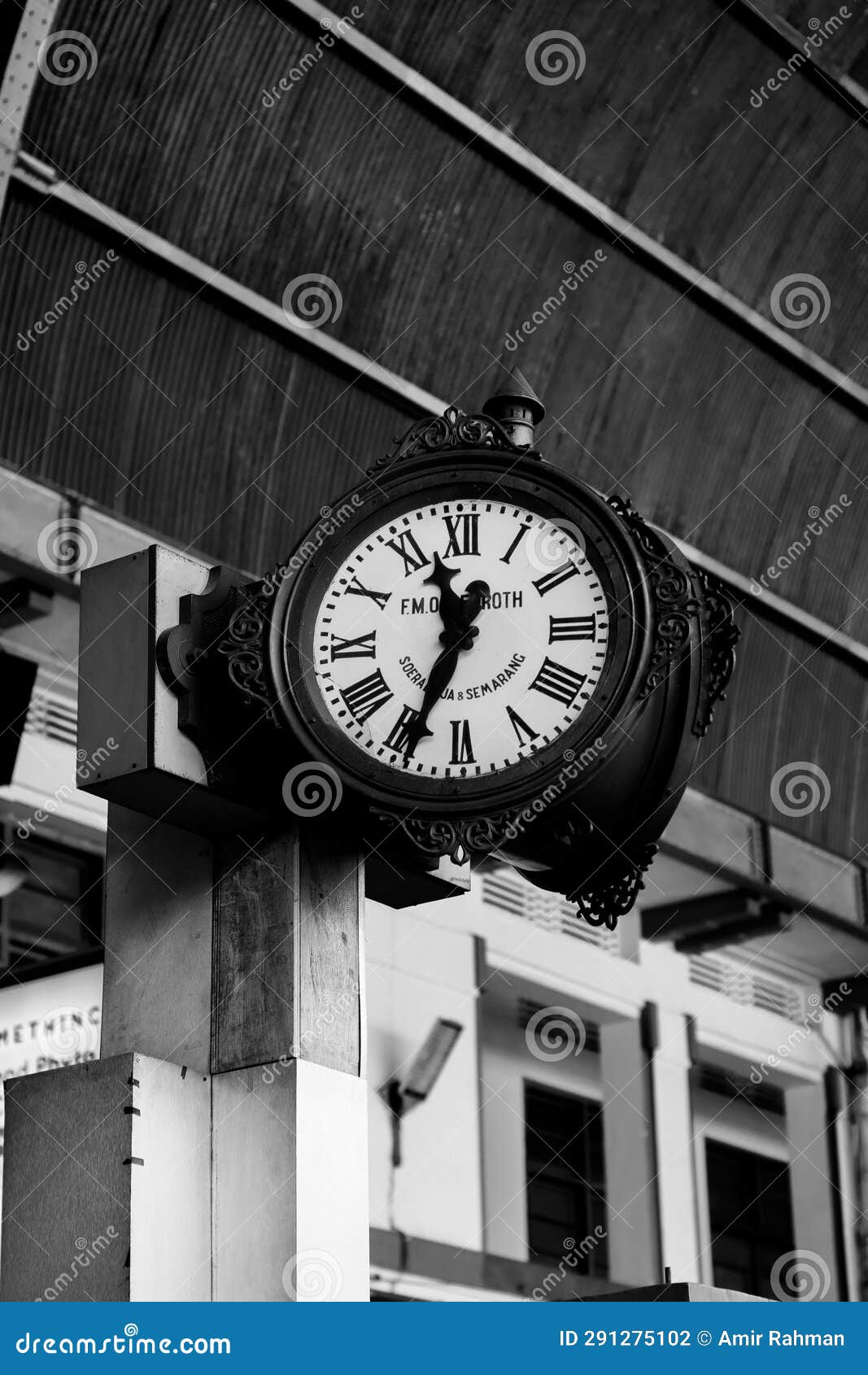 Clasicclock Stock Photos - Free & Royalty-Free Stock Photos from Dreamstime