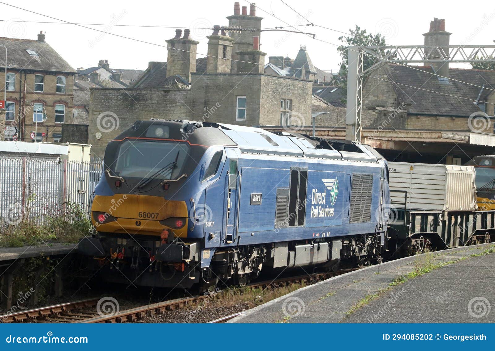 Class 68 Diesel Electric Loco 68007 Valiant Editorial Photography ...
