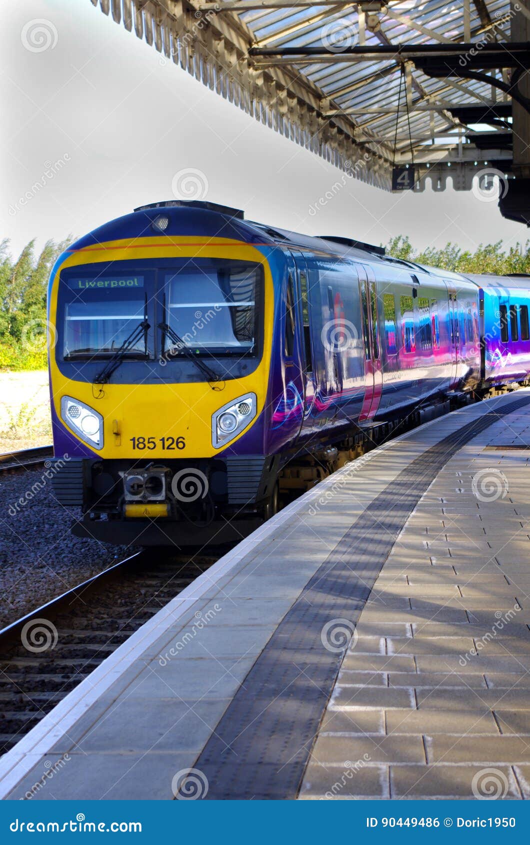 Class 185 Express Train editorial photo. Image of tracks - 90449486