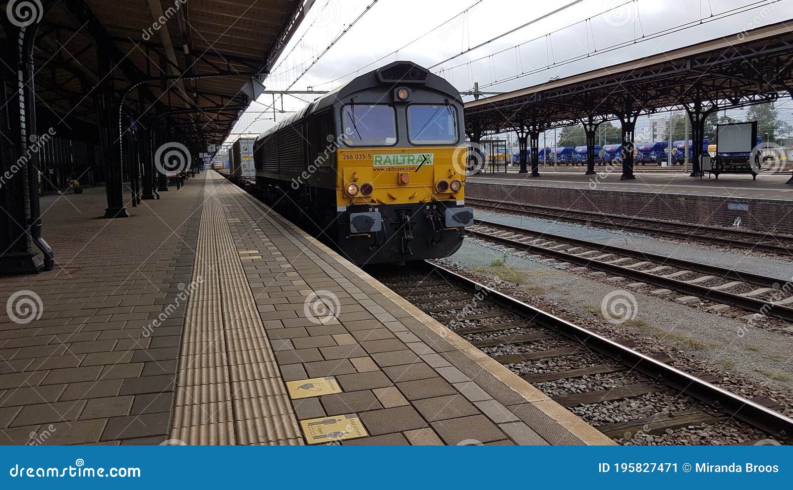 Class 66 locomotief stock image. Image of cargo, class - 195827471