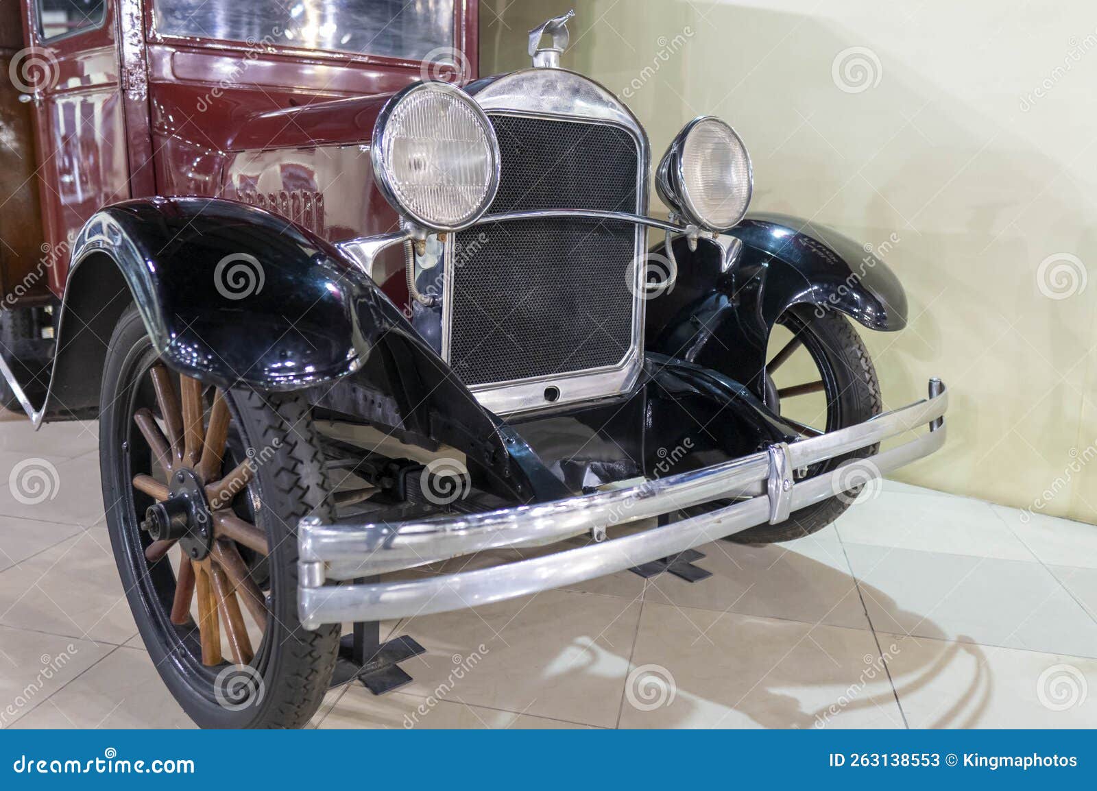 Classic Antique Car Front End Editorial Stock Photo - Image of classic ...