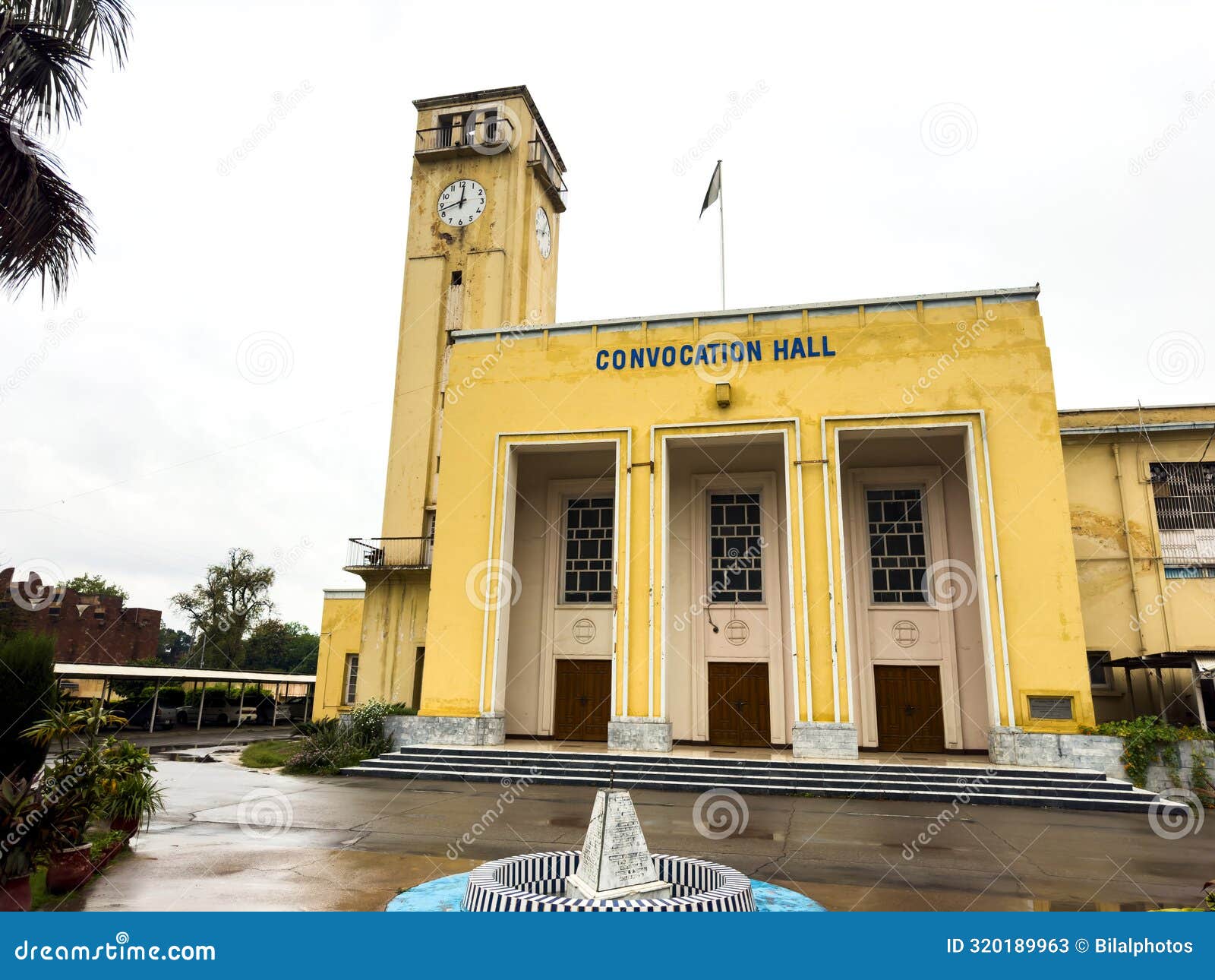 Classic Architecture of Peshawar University Convocation Hall with ...