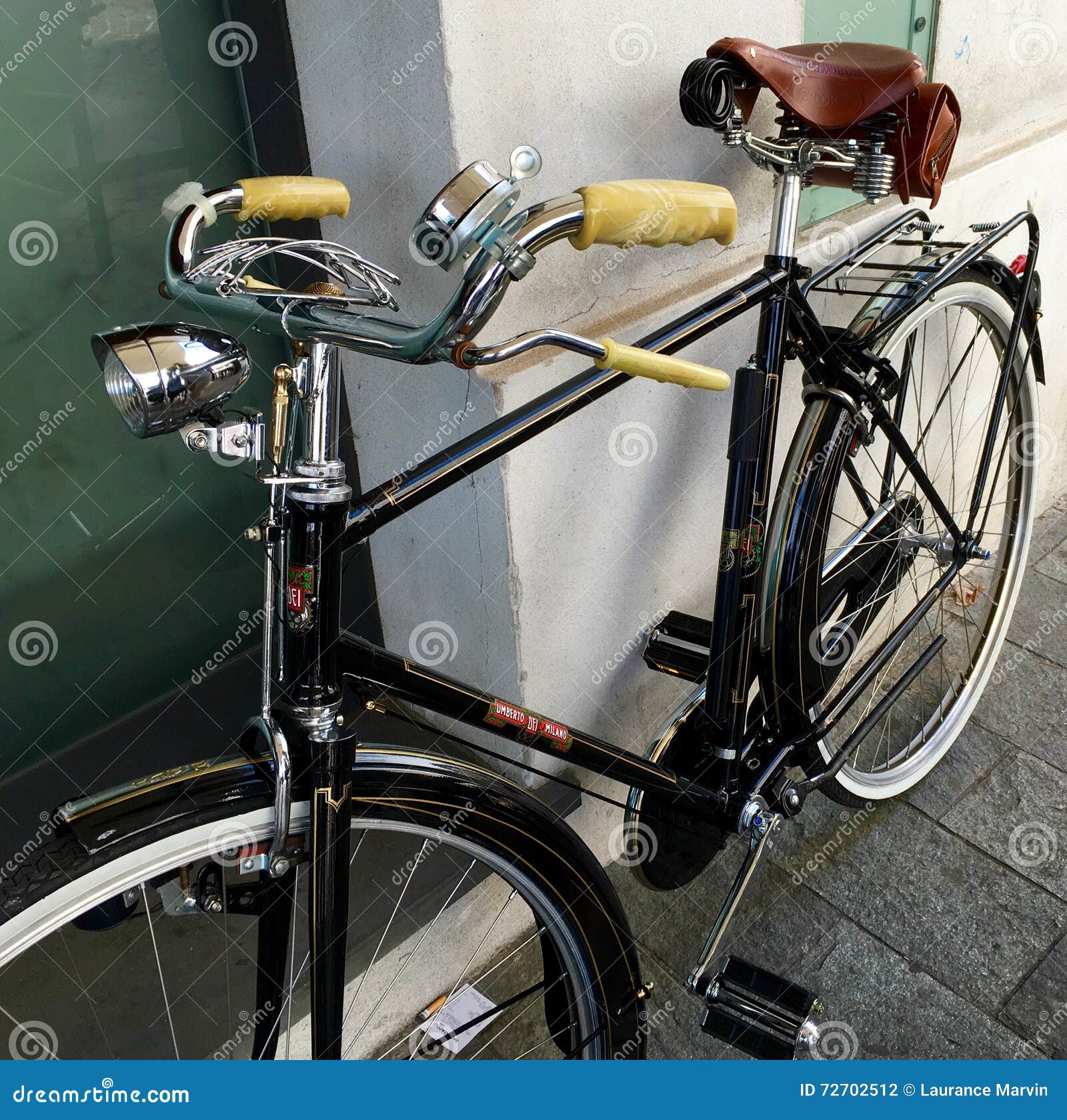 Classic bicycle Italy editorial photography. Image of italy - 72702512