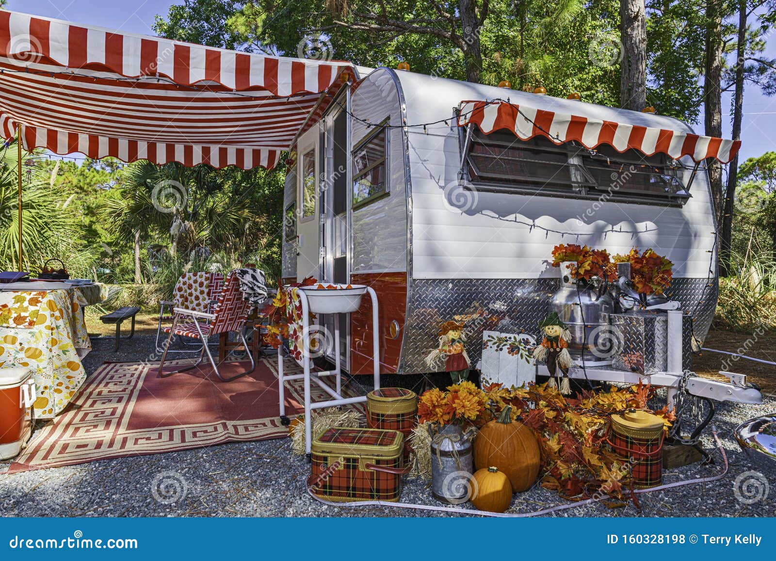 Classic camper stock photo. Image of caravan, campsite - 160328198