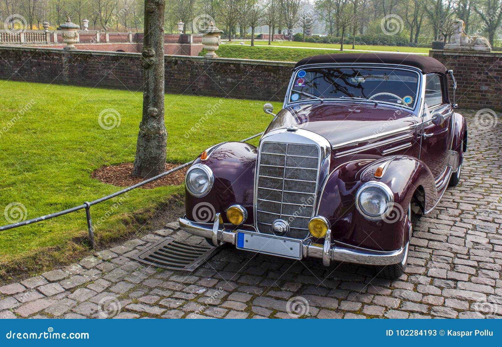 Classic Car in Castle Courtyard Stock Image - Image of castle ...
