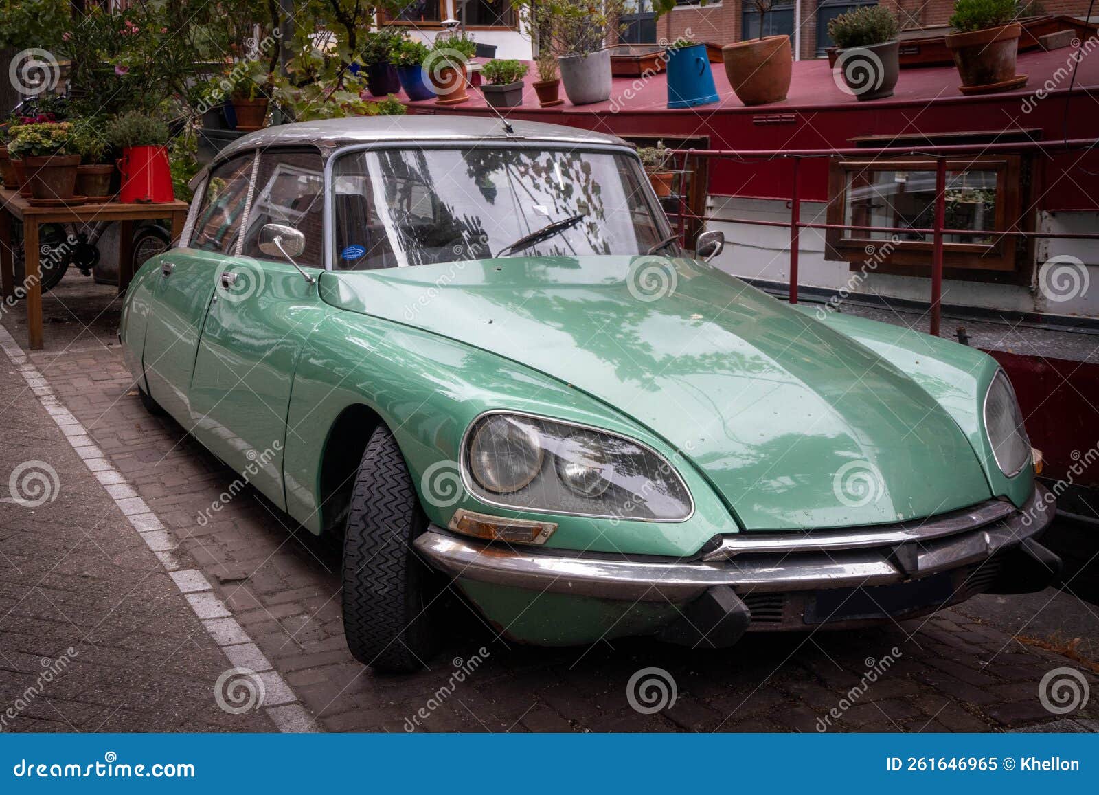 Classic Citroen DS Saloon Car Editorial Image - Image of drive, vintage ...