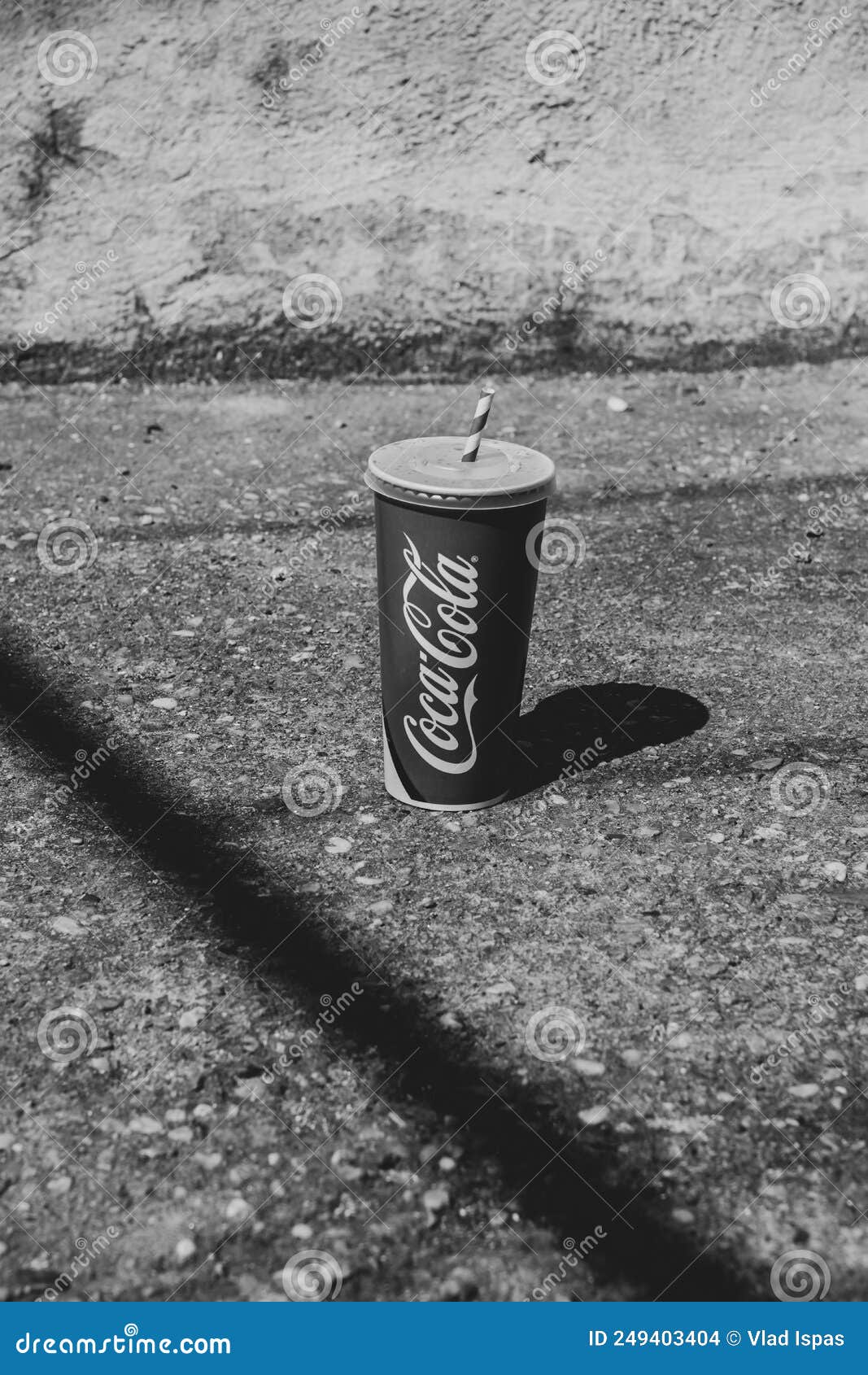 Classic Coca-Cola Can. Bucharest, Romania, 2022 Editorial Stock Image ...