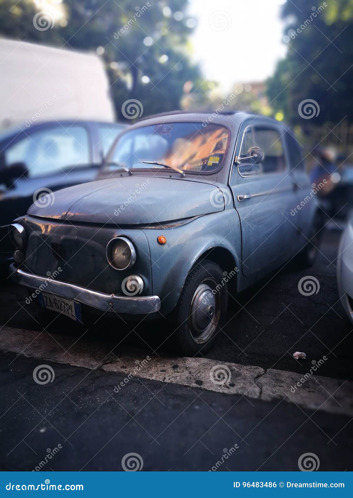 Classic Fiat 500 editorial photo. Image of automobile - 96483486
