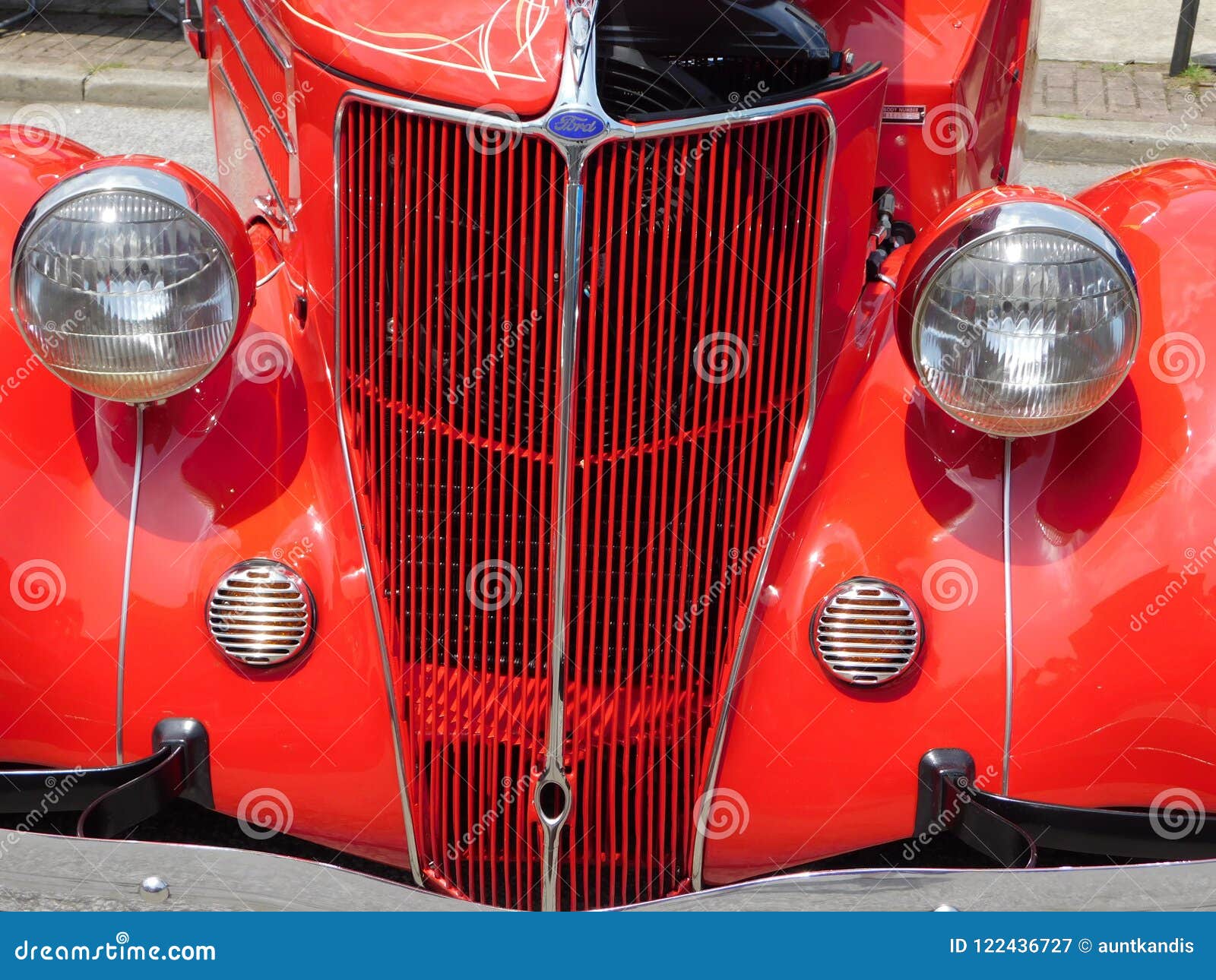 Classic Ford Front Grill editorial photography. Image of front - 122436727
