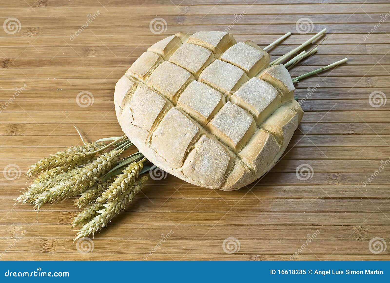 A classic loaf. stock image. Image of bakery, closeup - 16618285