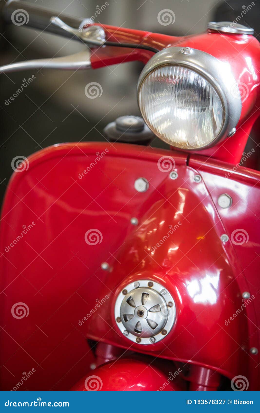Classic Motorcycle Headlight Stock Image - Image of retro, glass: 183578327