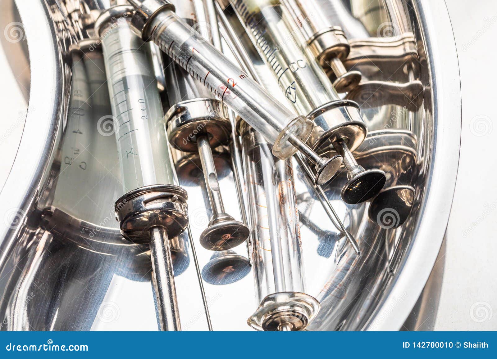 Classic Needle and Syringes in a Stainless Steel Container Stock Photo ...