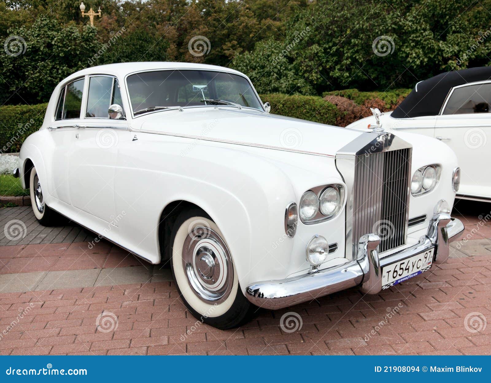 Classic old car white editorial stock image. Image of retro - 21908094