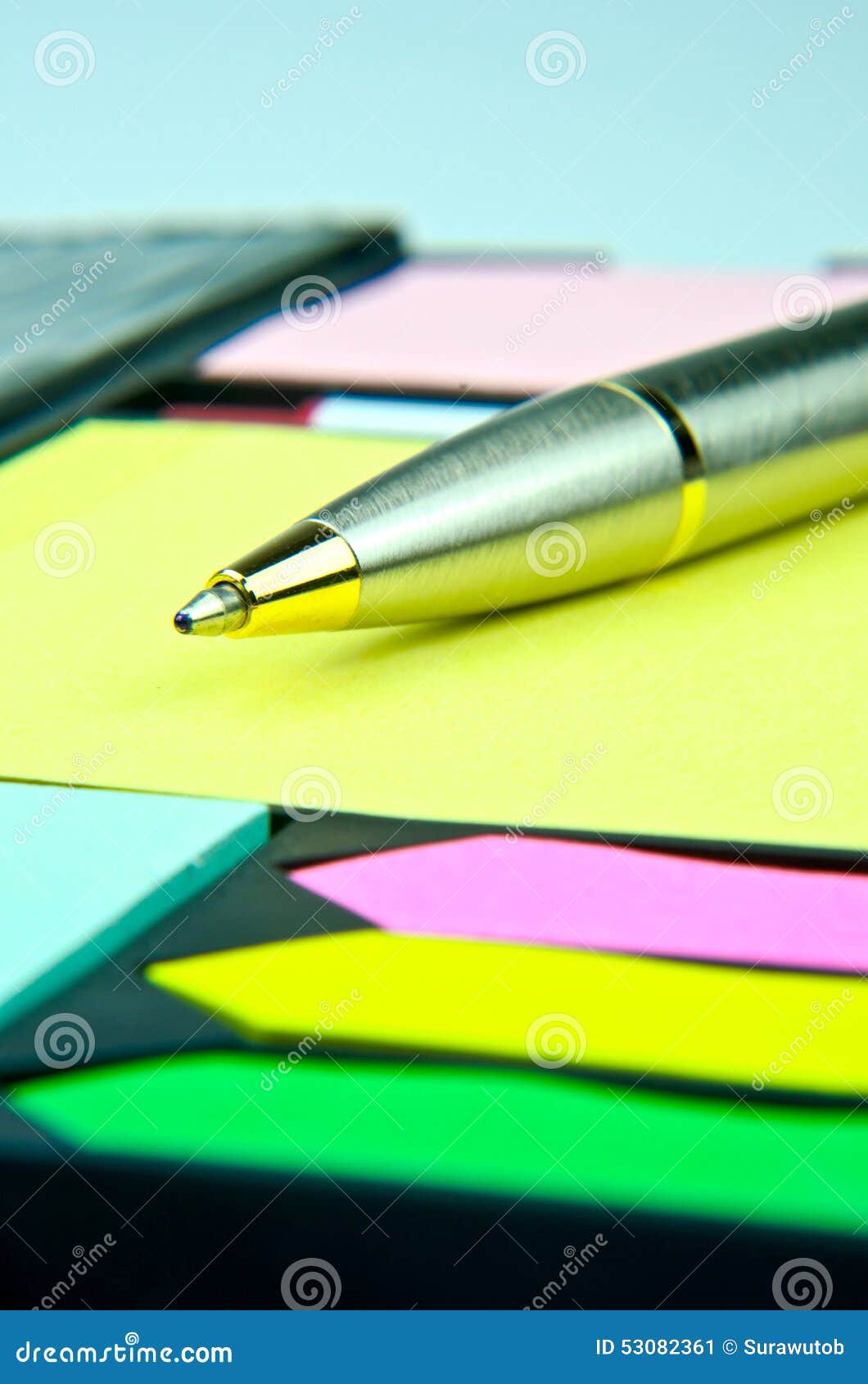 Classic Pen on Yellow Memos Stock Image - Image of memory, metallic ...