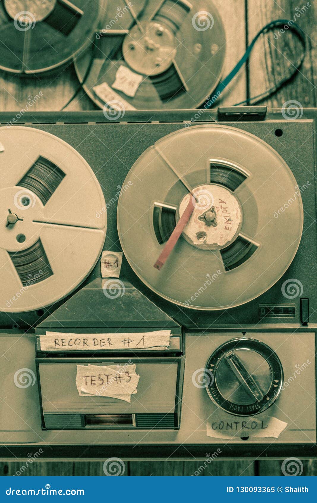 Classic Reel-to-reel Tape Recorder with Microphone and Roll of Tape ...