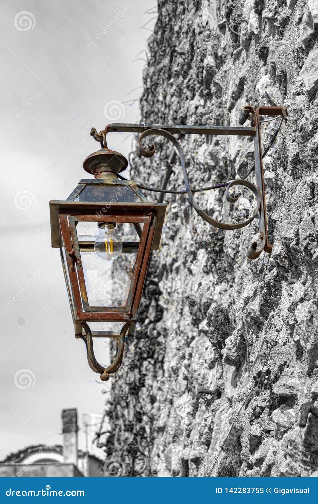 Classic street light stock image. Image of vintage, bulb - 142283755