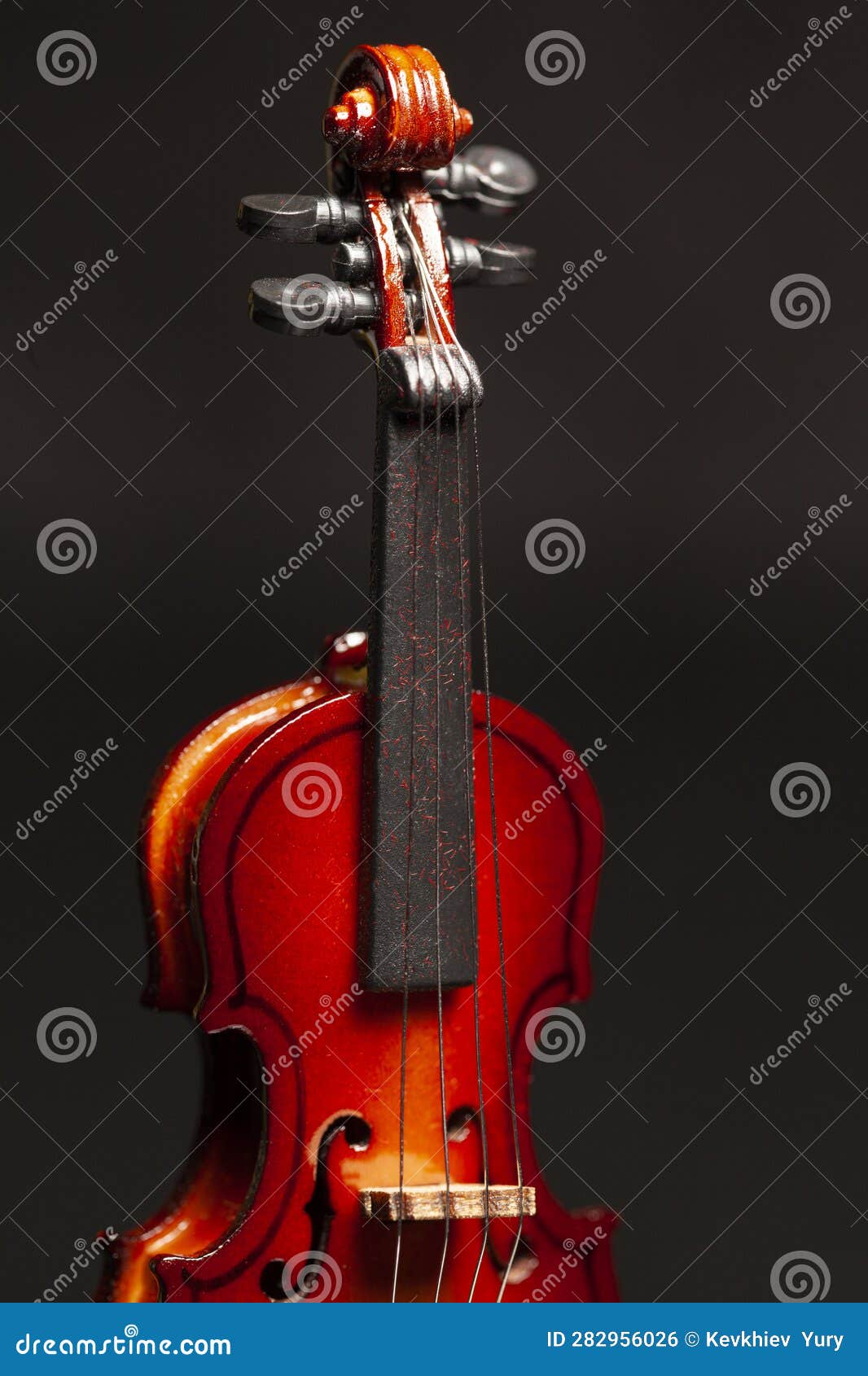 Classic Violin on Black Background. Stock Photo - Image of reflection ...