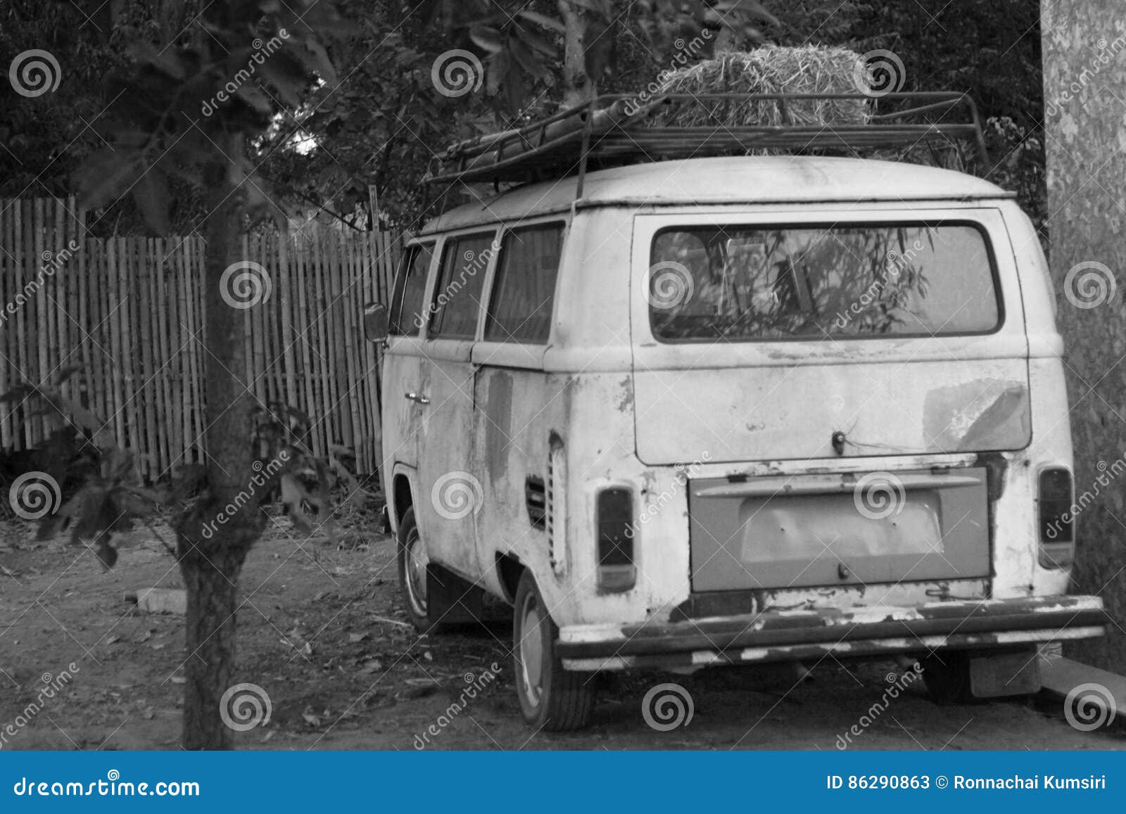 Classic White Van - Old White Van Stock Image - Image of trip, waikiki ...