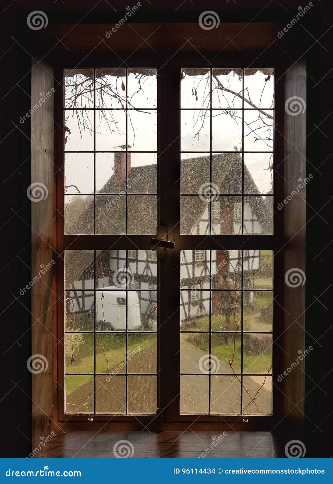 Classic Window Panel Picture. Image: 96114434