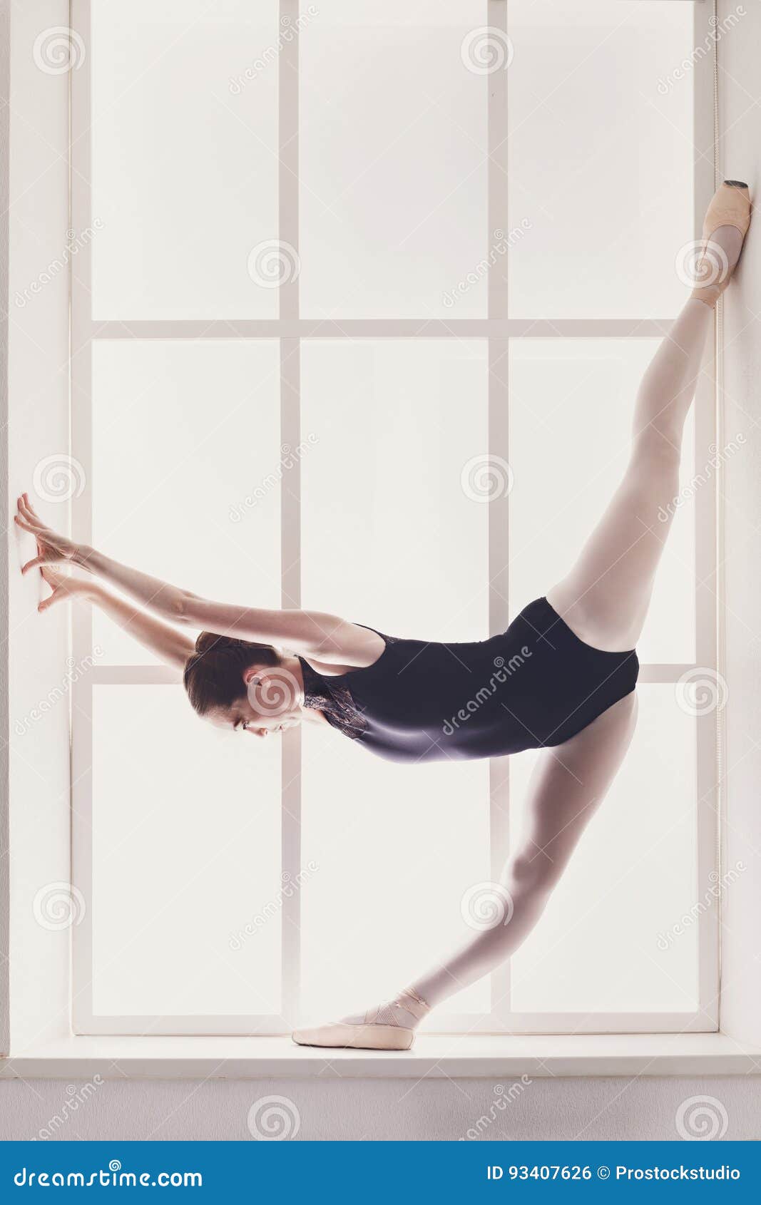 Classical Ballet Dancer in Split Stock Photo - Image of ballet, move ...