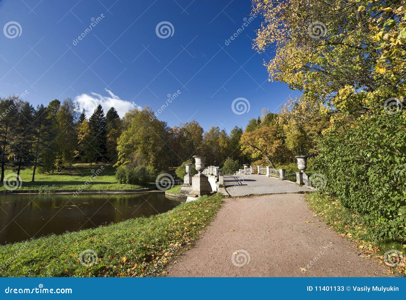 Classical bridge stock image. Image of leaves, alley - 11401133