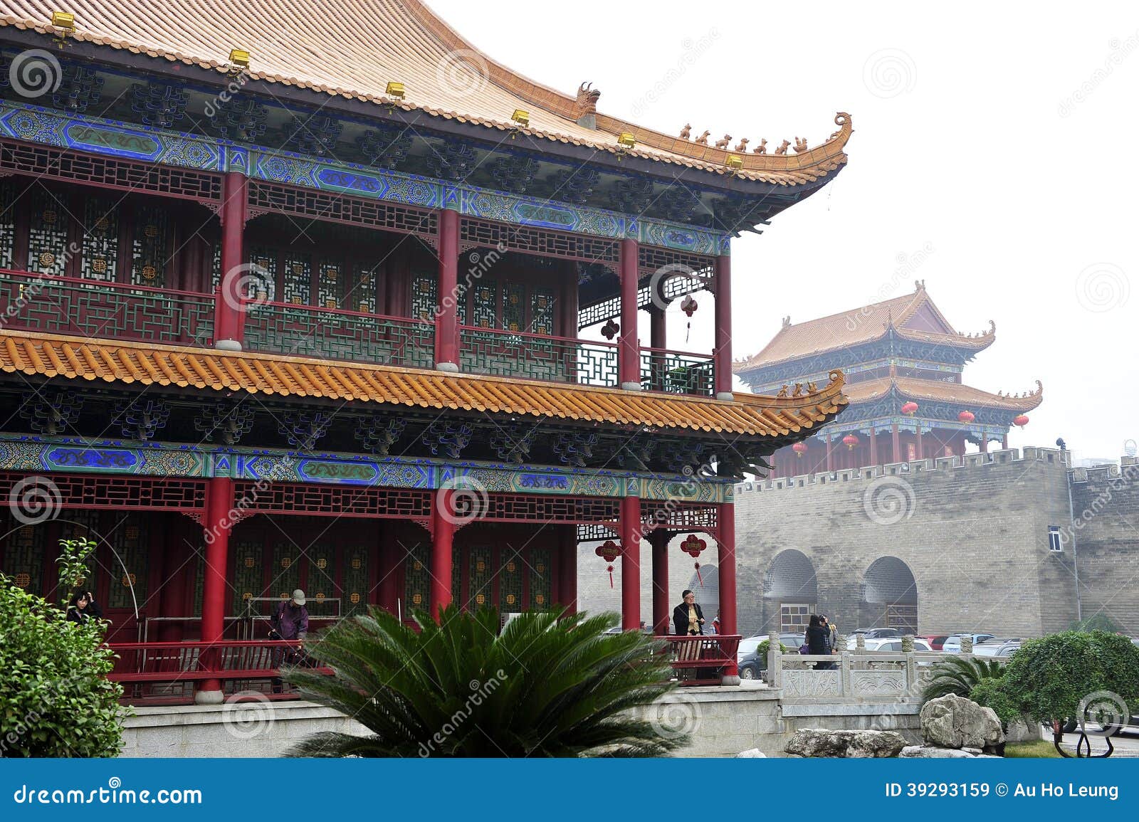 Classical Gardens editorial stock image. Image of house - 39293159