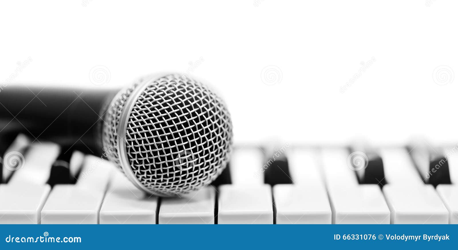 Classical Microphone on Keyboard Stock Photo - Image of midi, play ...