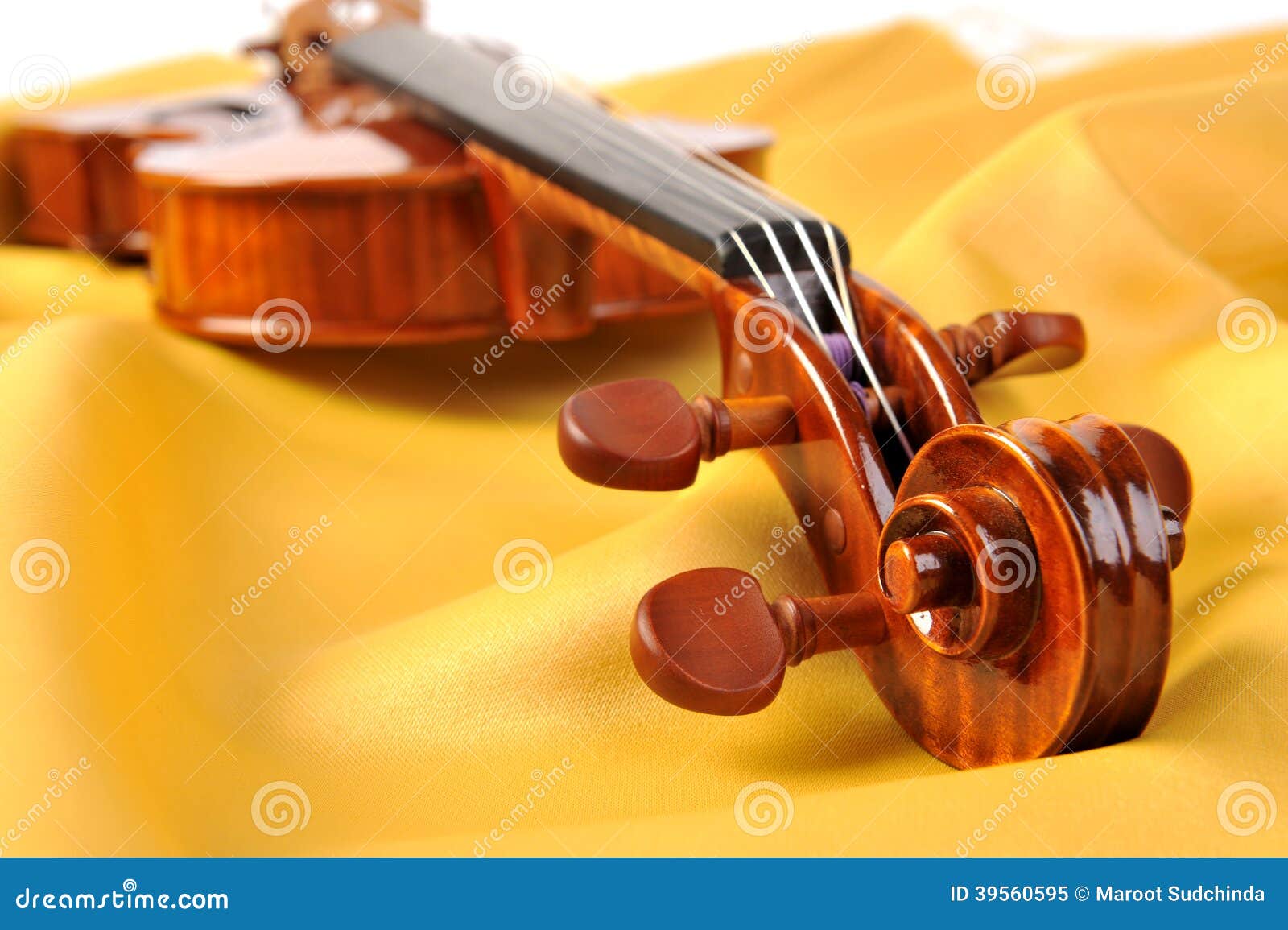 Classical vilolin stock image. Image of instrument, black - 39560595
