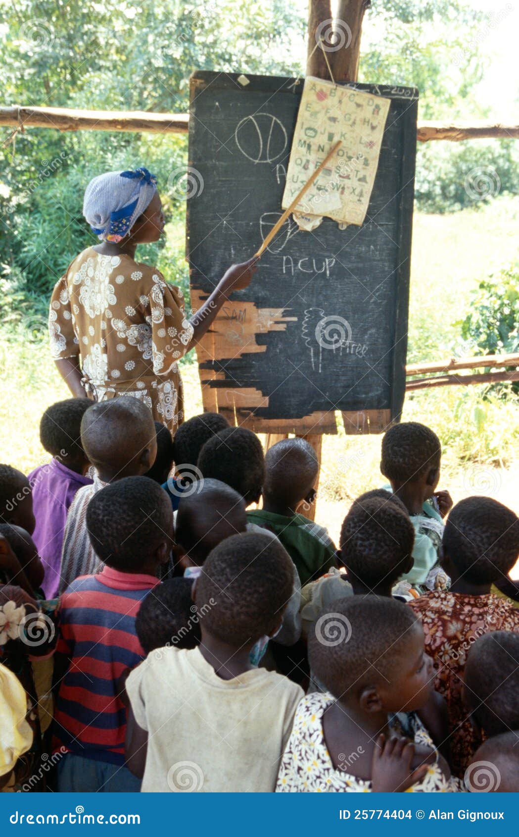 A classroom in Uganda. editorial stock image. Image of school - 25774404
