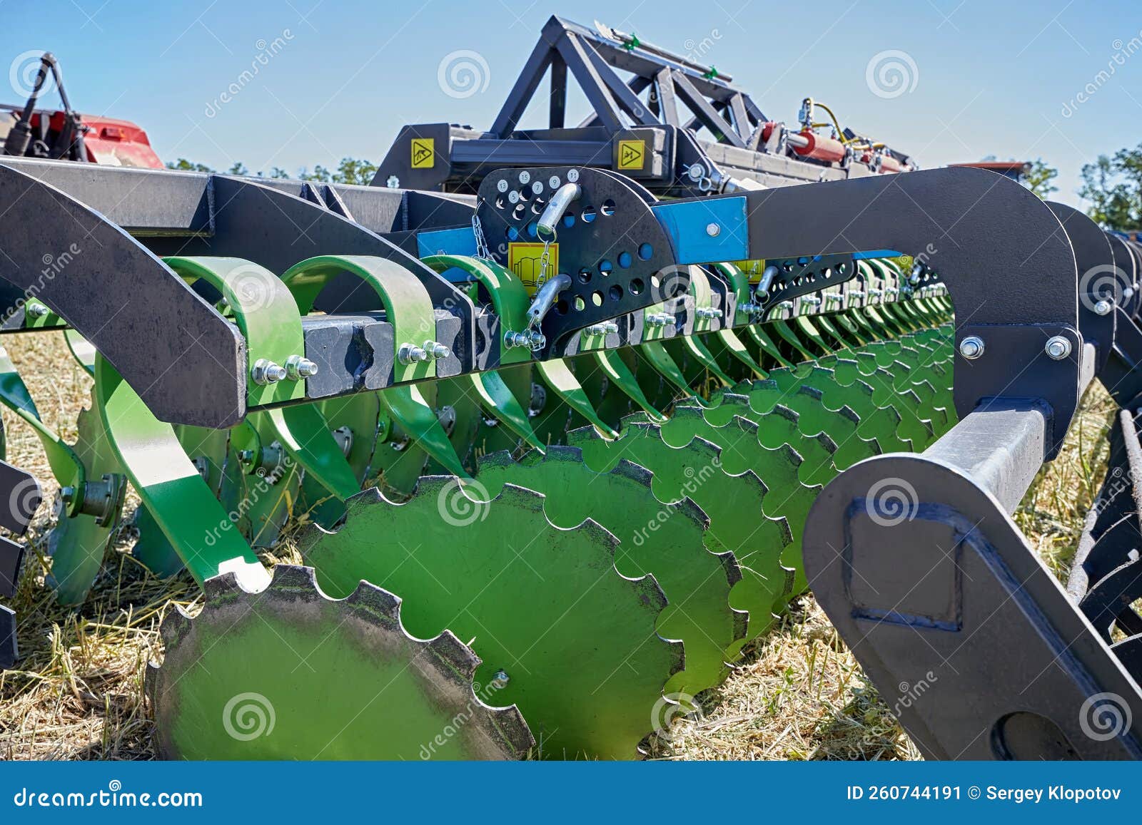 Clausura de arado moderno imagen de archivo. Imagen de repuestos ...