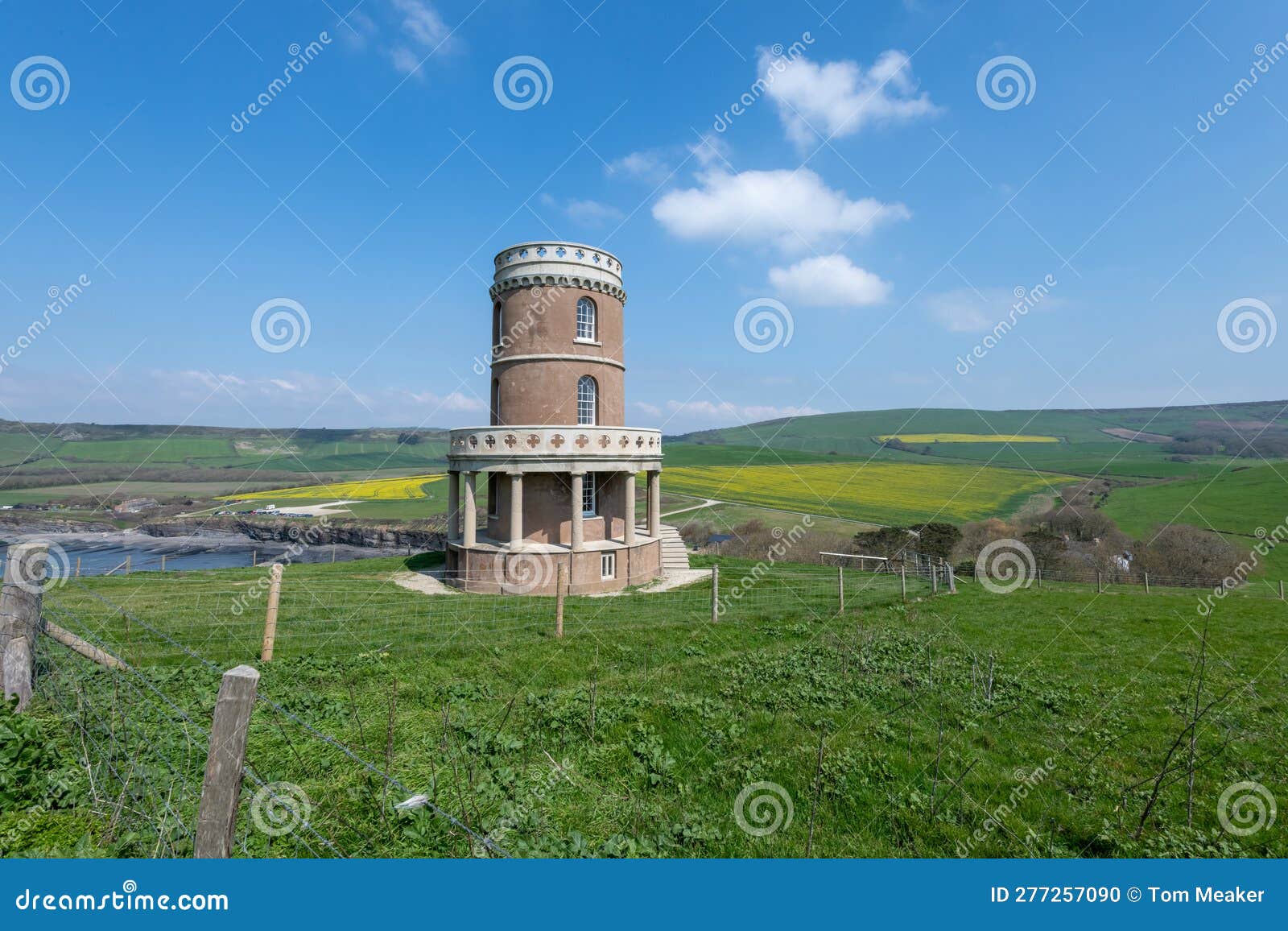 Clavell Tower at Kimmeridge Bay Stock Photo - Image of kingdom ...