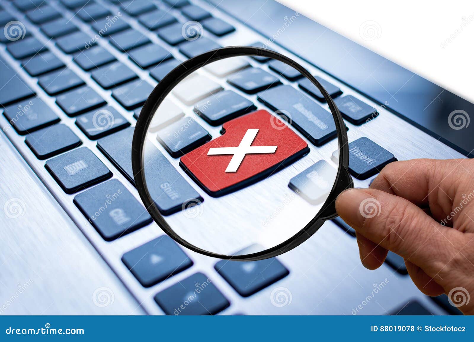 Clavier Avec La Croix-Rouge Photo stock - Image of clé, affaires: 88019078
