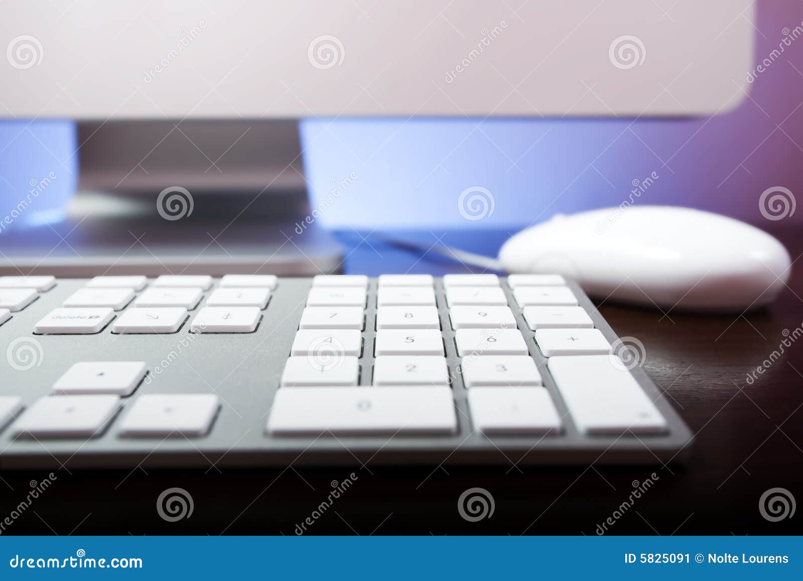 Clavier de PC photo éditorial. Image du matériel, milieux - 5825091