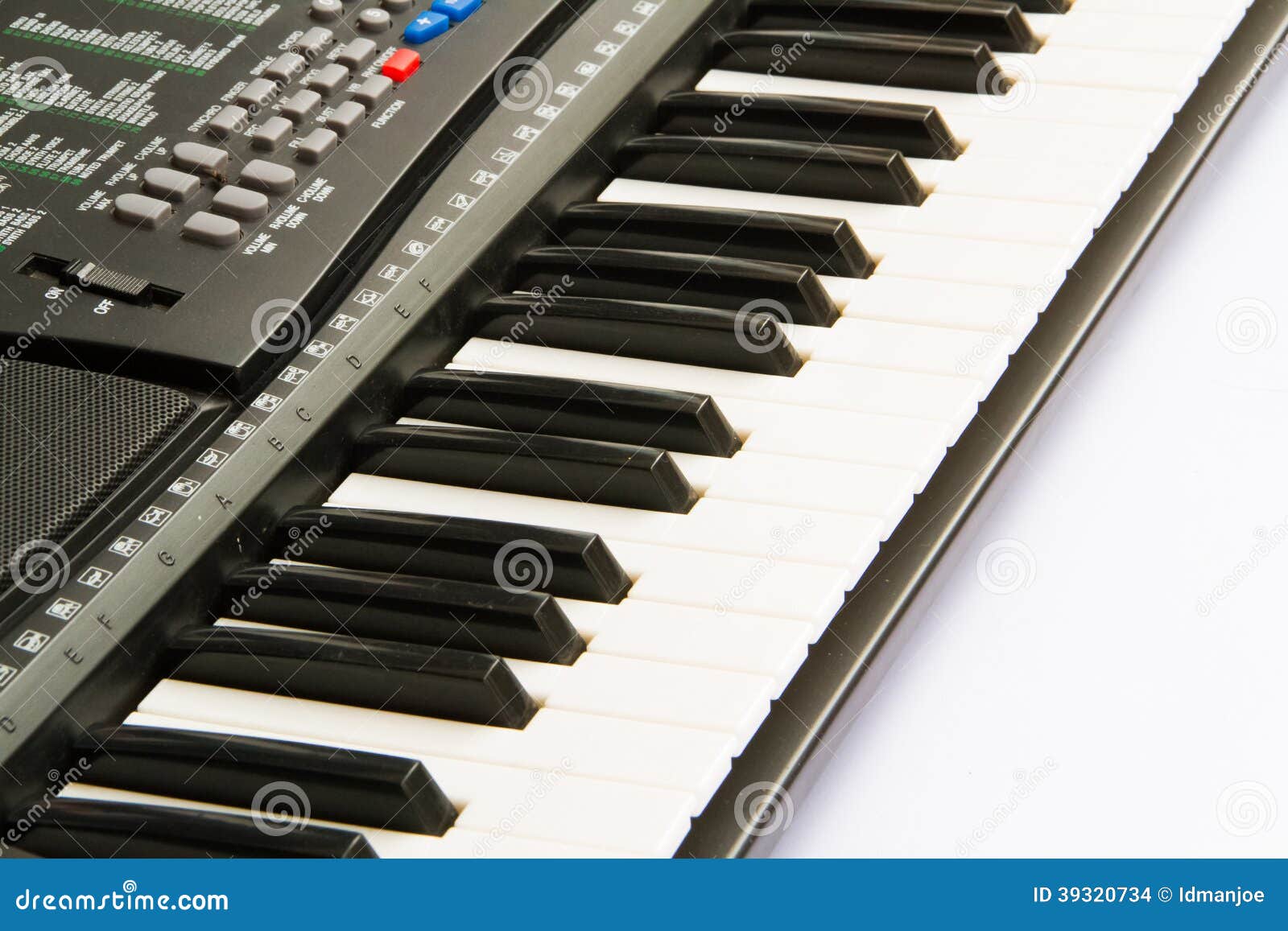 Clavier musical photo stock. Image du musique, lumière - 39320734