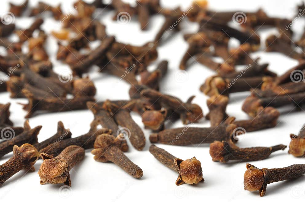 Clavo imagen de archivo. Imagen de comestible, especia - 16499881