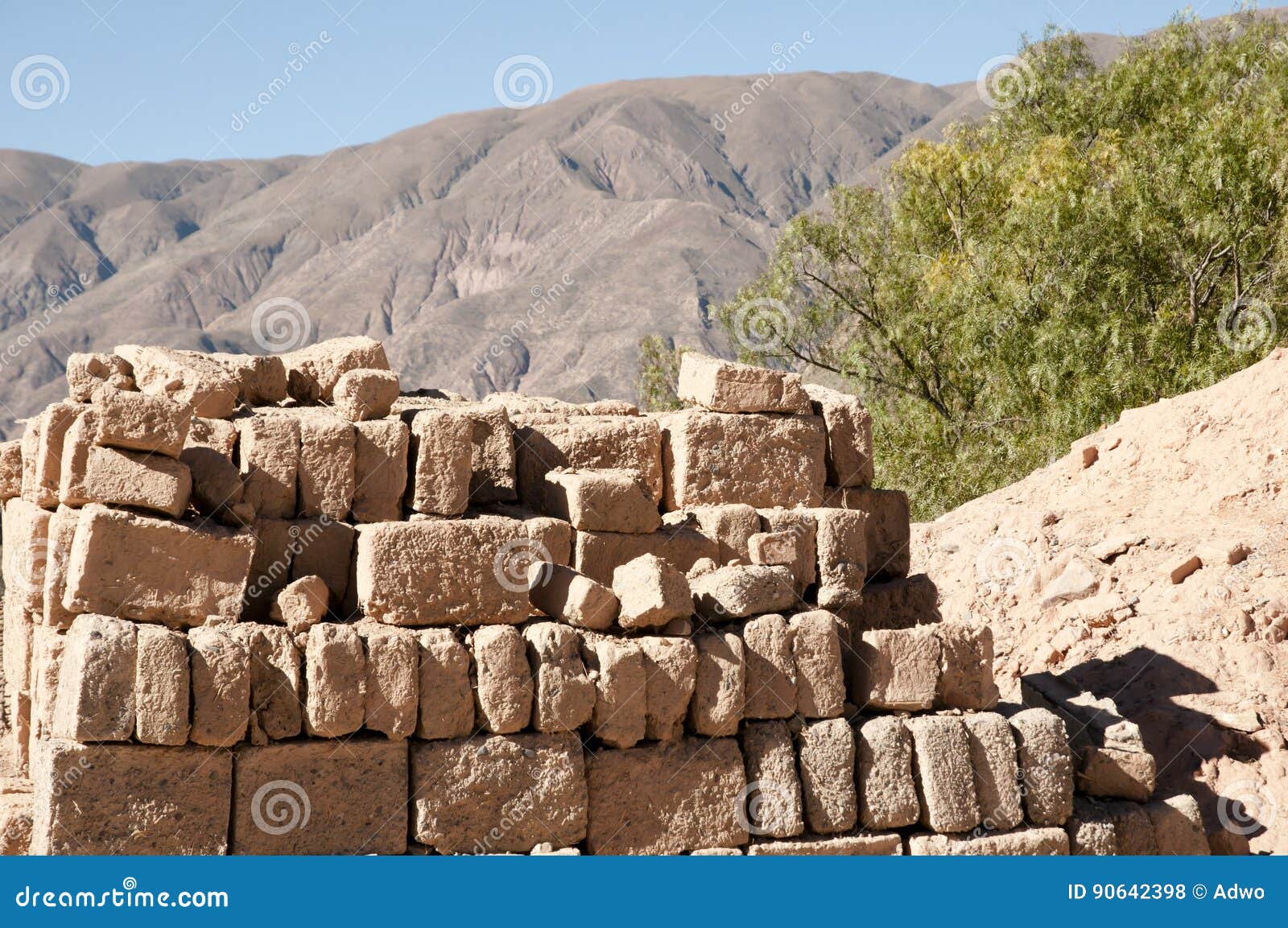 Clay Bricks - Argentina arkivfoto. Bild av murare, smutsa - 90642398