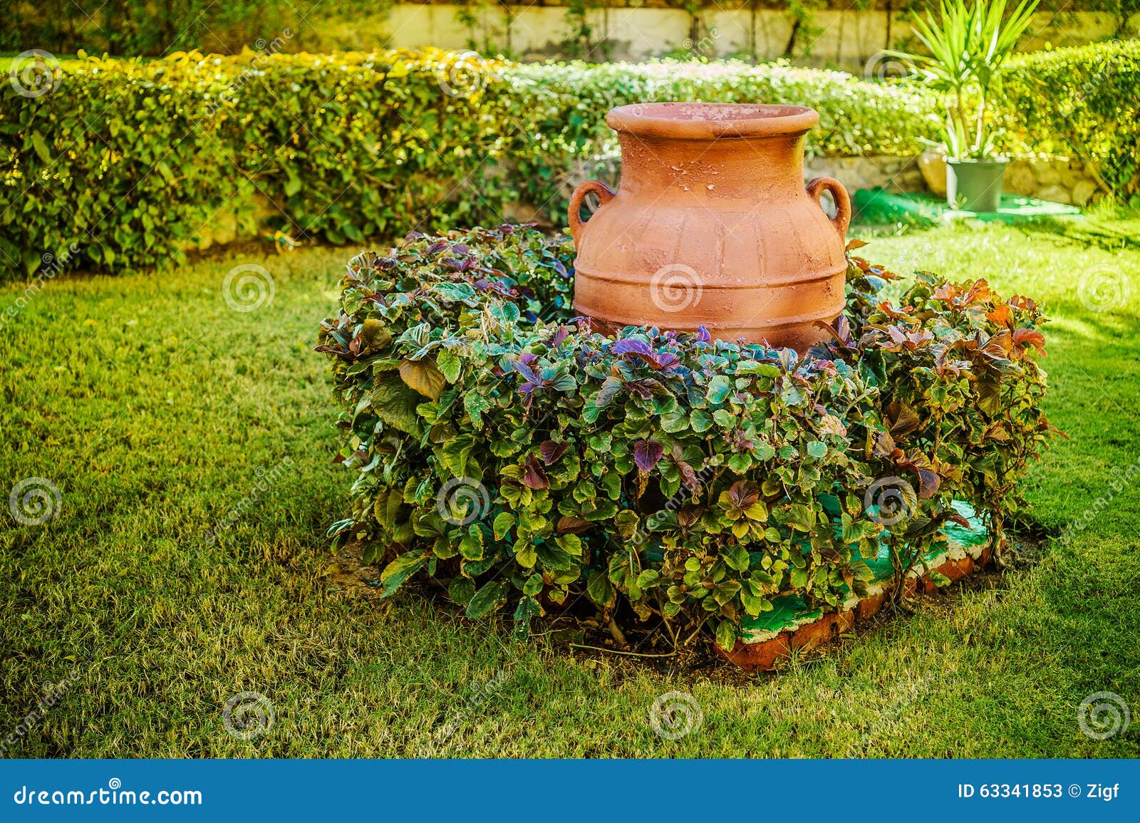 Deco Pitcher Royalty-Free Stock Image | CartoonDealer.com #677890