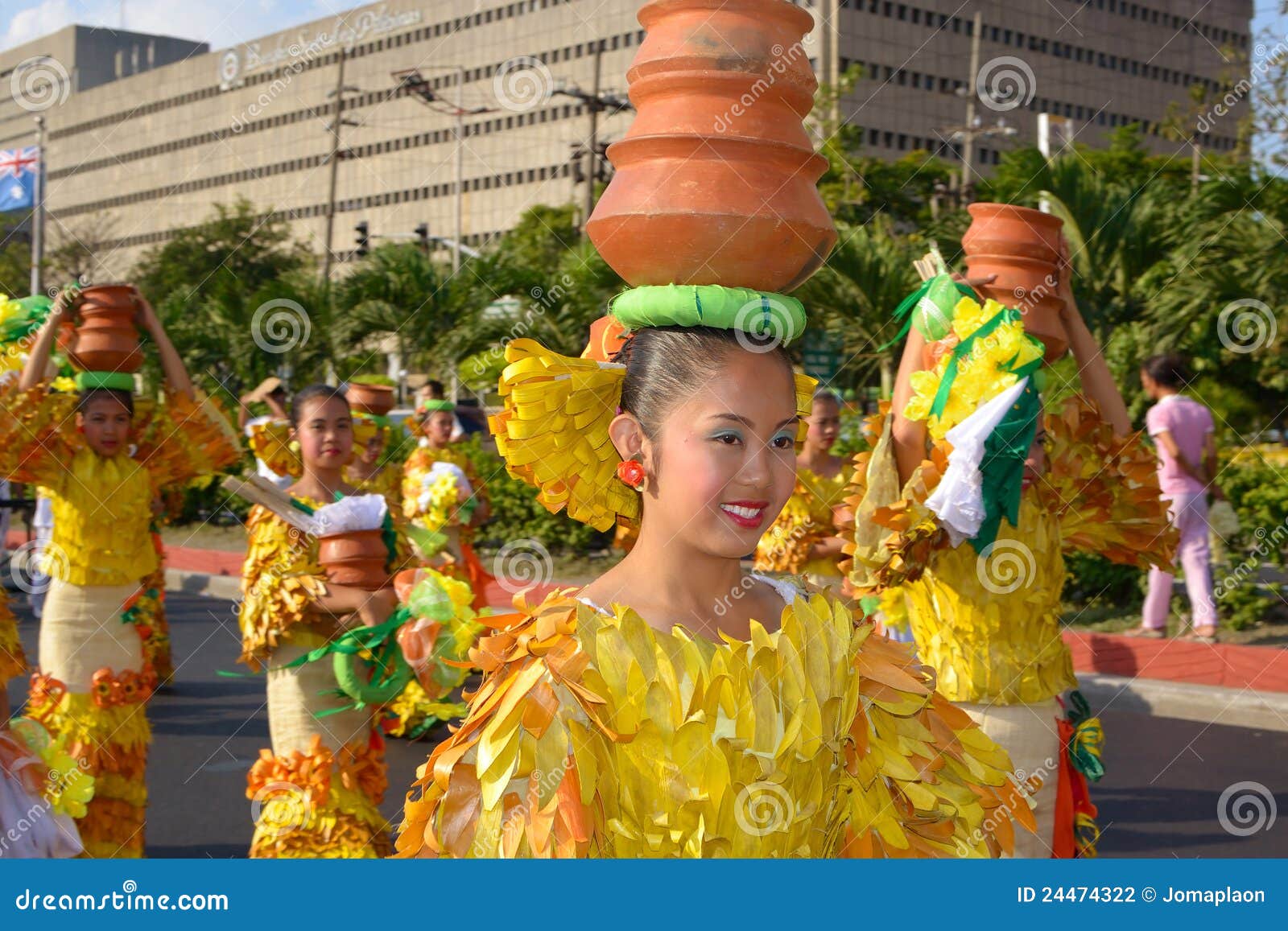 Clay pot dancers editorial photography. Image of aliwan - 24474322