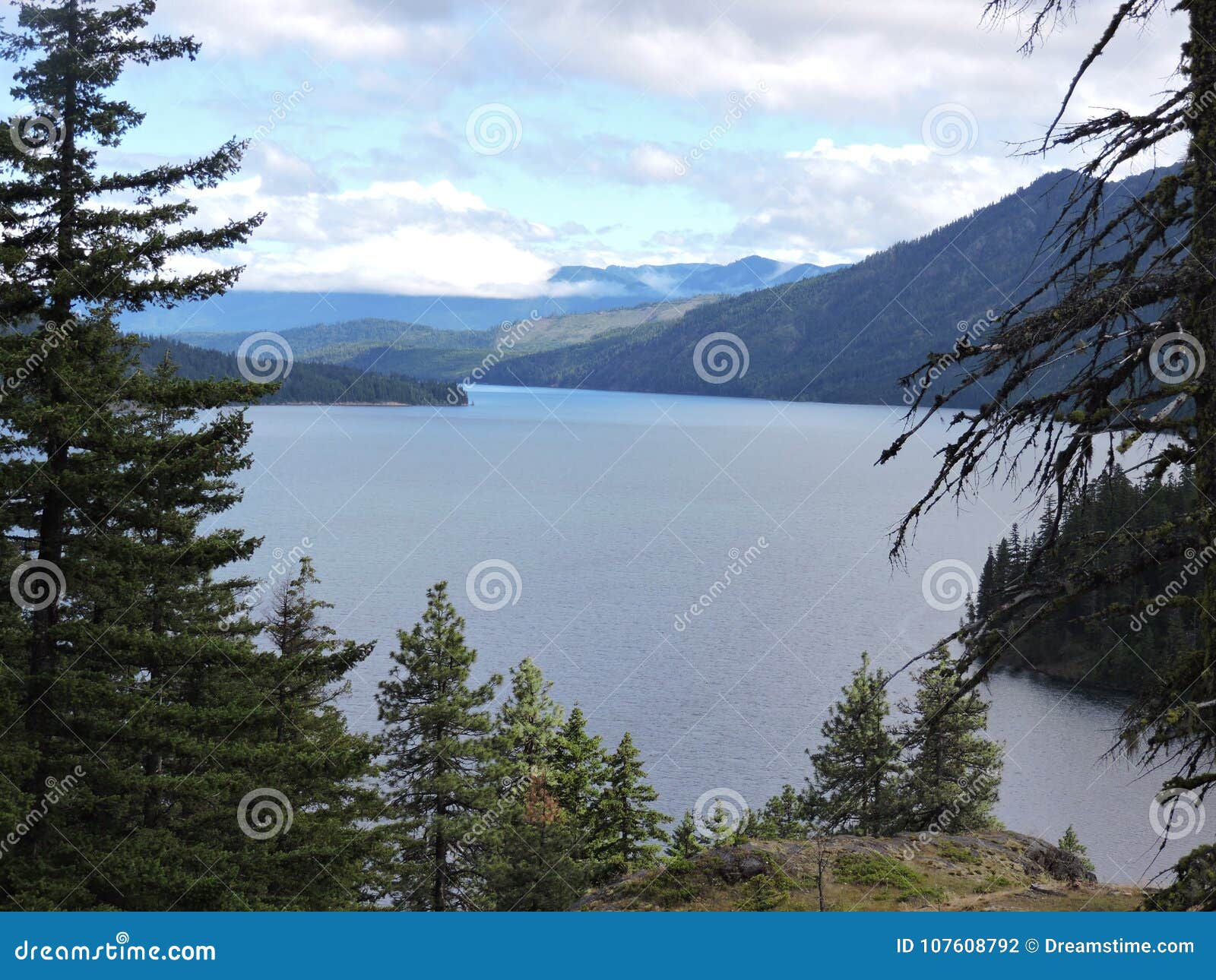 Cle elum lake hike stock photo. Image of cleelum, lake - 107608792