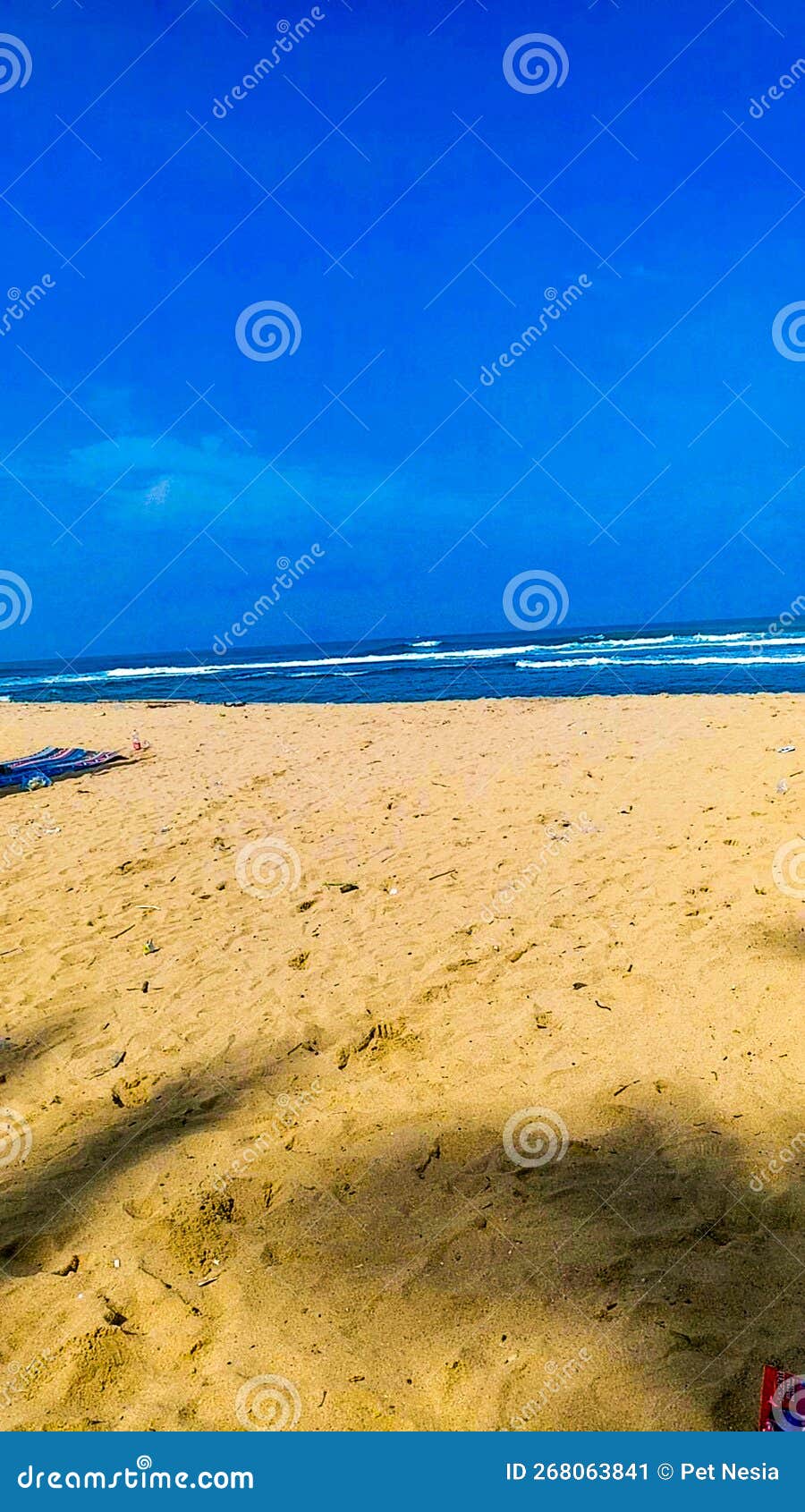 Clean Beach Blue Ocean and Blue Sky Stock Image - Image of clean, cloud ...