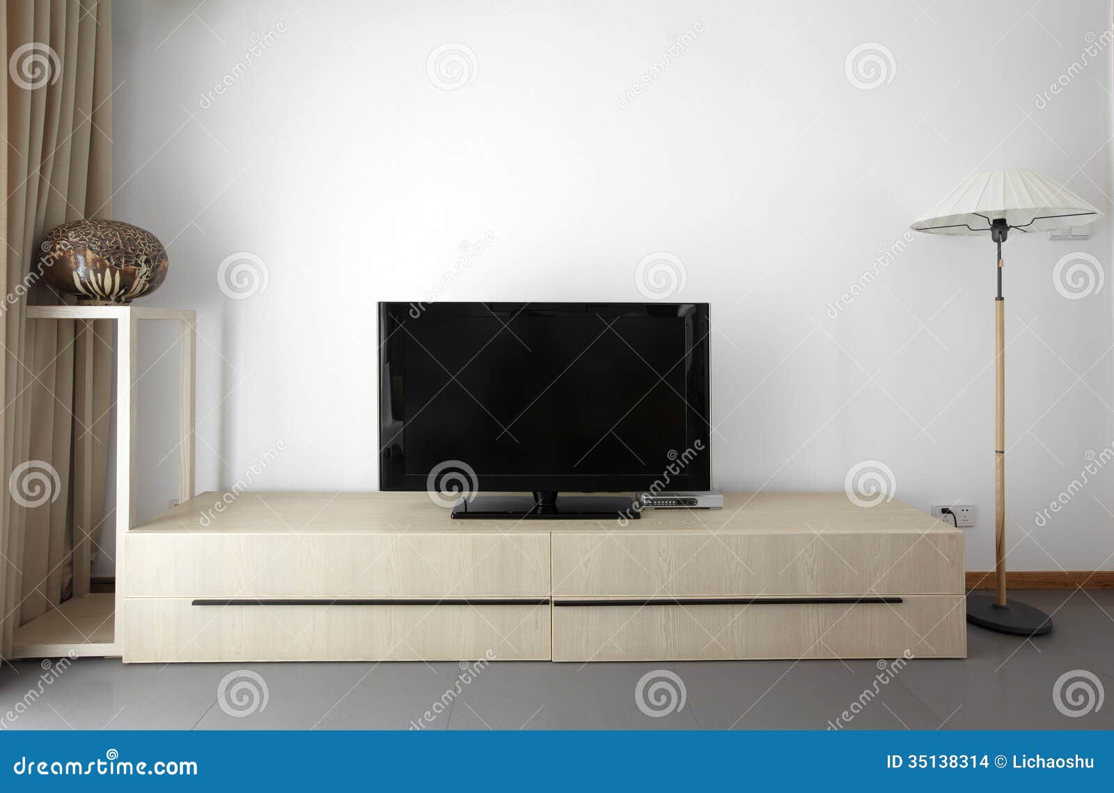 Clean and Elegant Home Interior. Stock Photo - Image of lifestyle, lamp ...