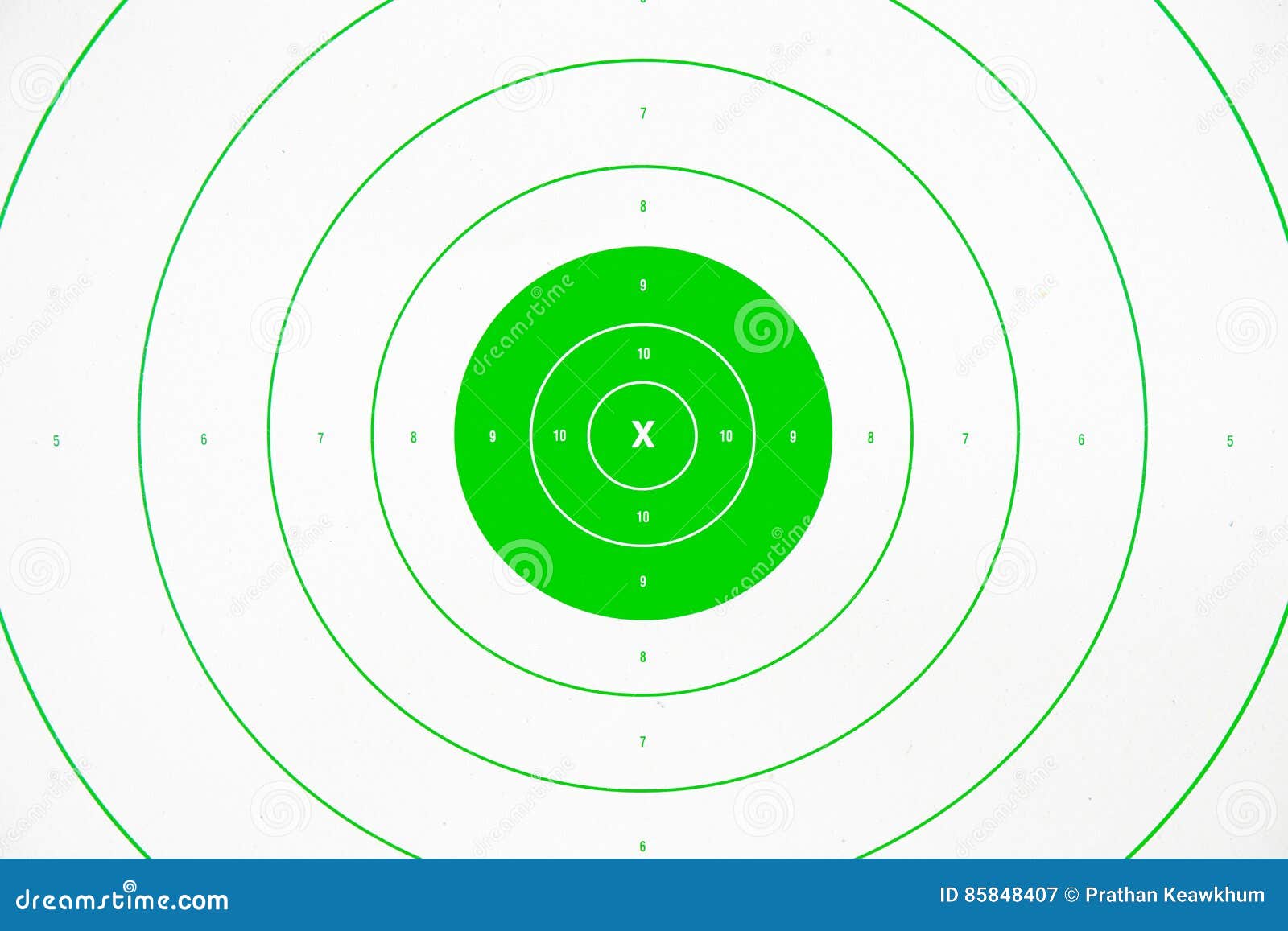 Clean Green Paper Bullseye Target Stock Image - Image of pistol, object ...