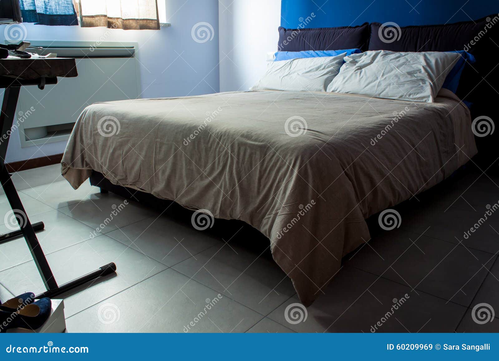Clean simple bedroom stock image. Image of color, flooring - 60209969