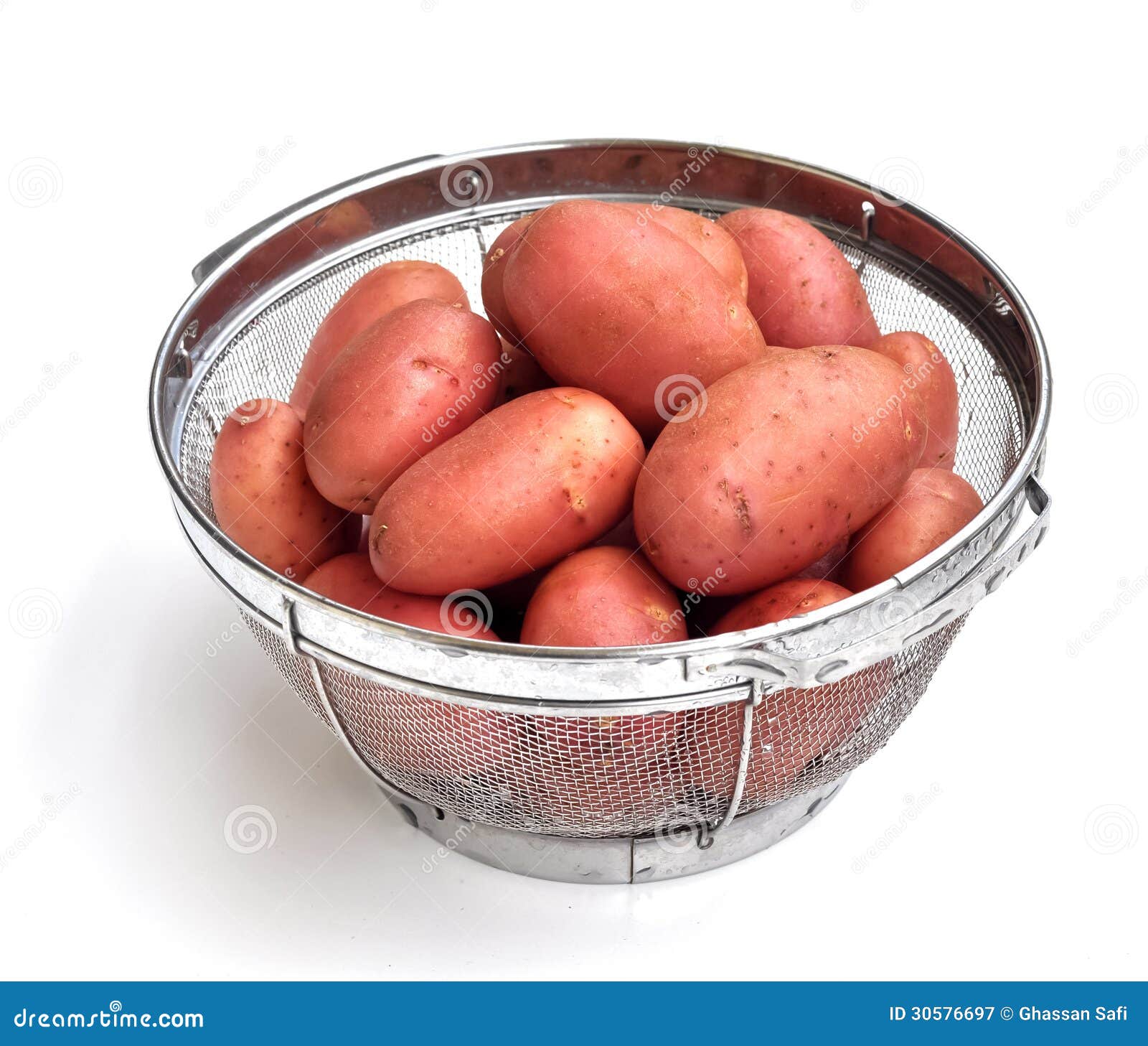 Cleaned red potatos stock image. Image of white, rinsing - 30576697