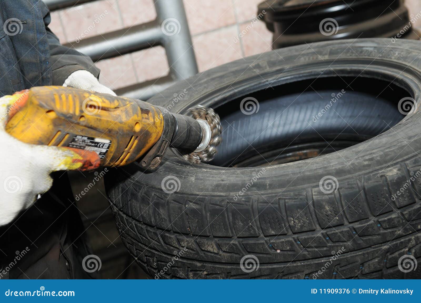 Cleaning a car wheel disc stock photo. Image of wheel - 11909376