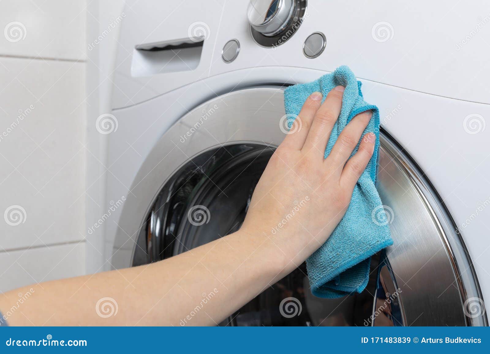 Cleaning and Loading White Washing Machine Stock Image - Image of drum ...