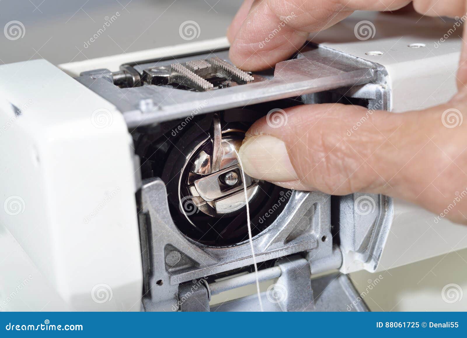 Cleaning sewing machine. stock image. Image of quilting - 88061725