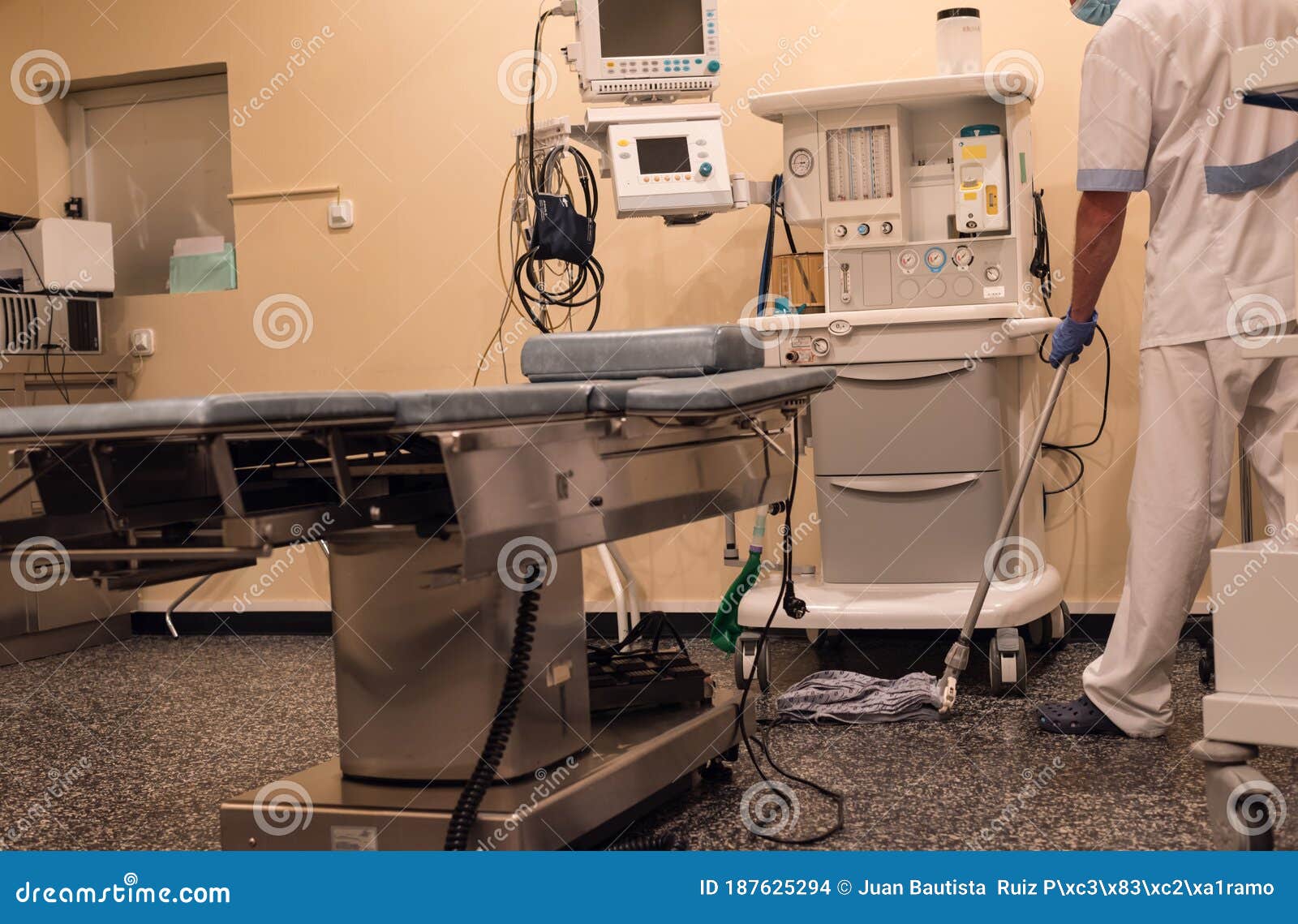 Operating Room Cleaning Service Stock Photos - Free & Royalty-Free ...